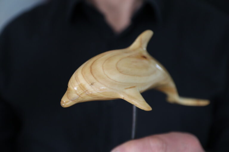 Delfinen ‘Delle’ fra Svendborg havn - i træ