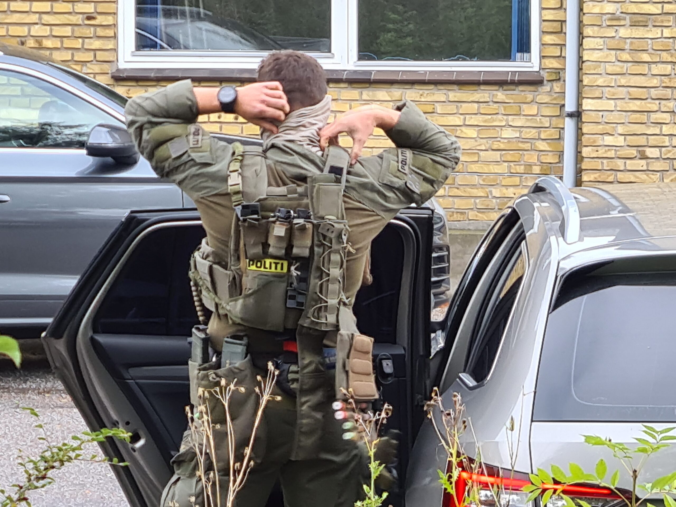 OPDATERING: Aktionsstyrker fra Politiets Efterretningstjeneste er nu ...