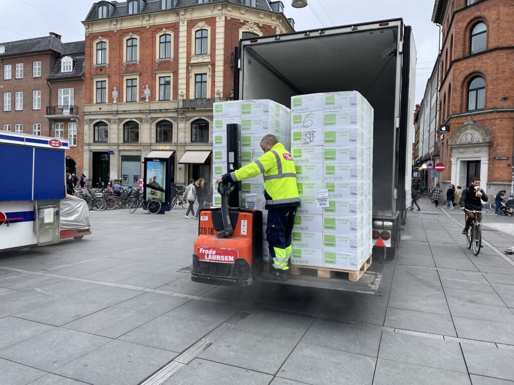 Til kamp mod madspild: Uddeler 100.000 stykker GRATIS brød