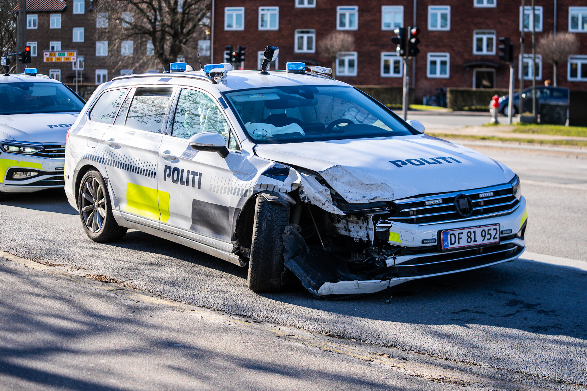 Politibil i voldsomt uheld i København