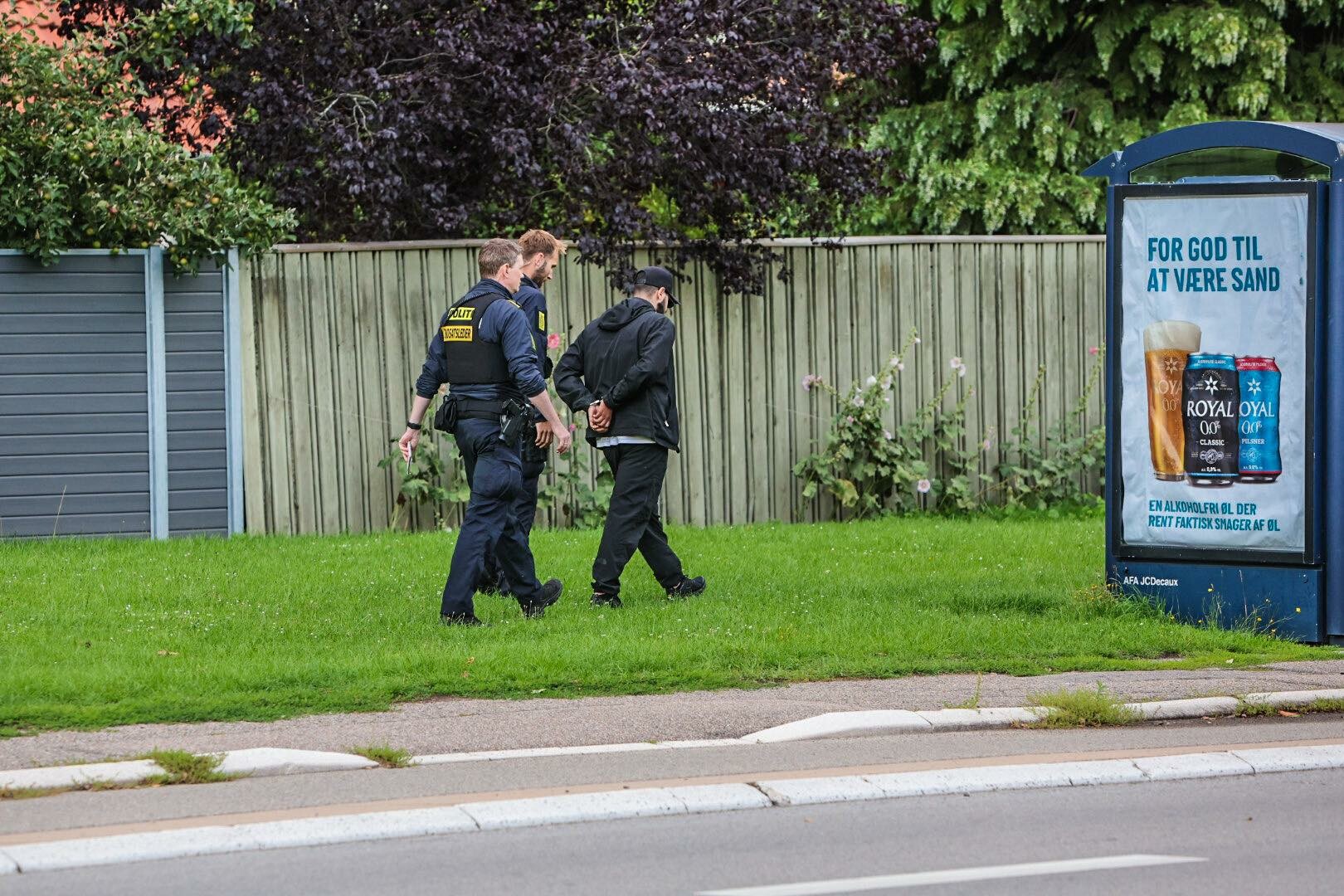 Se Video: Mand Anholdt Ved Koranafbrænding