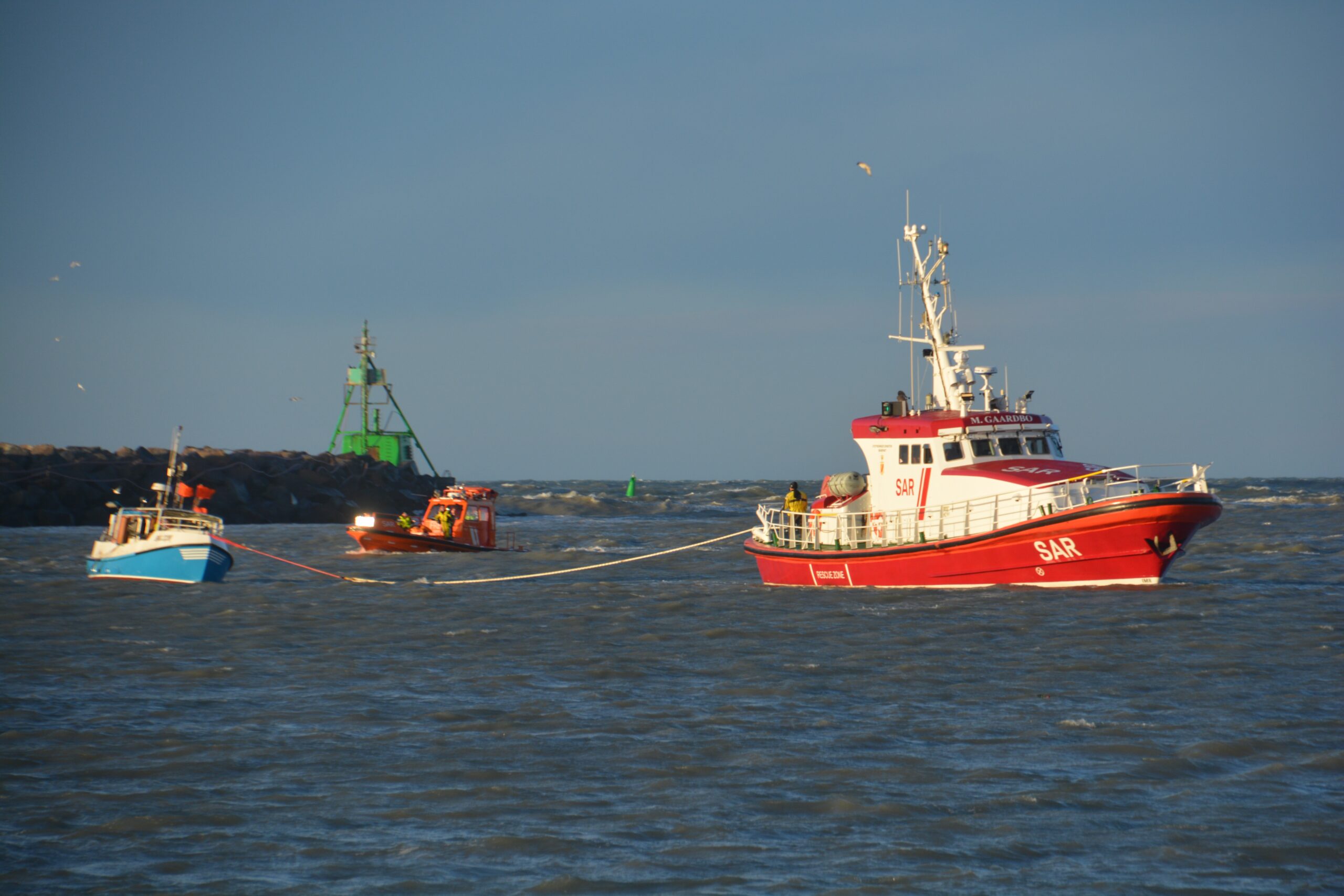 Fiskekutter i nød: Kan ikke komme i havn