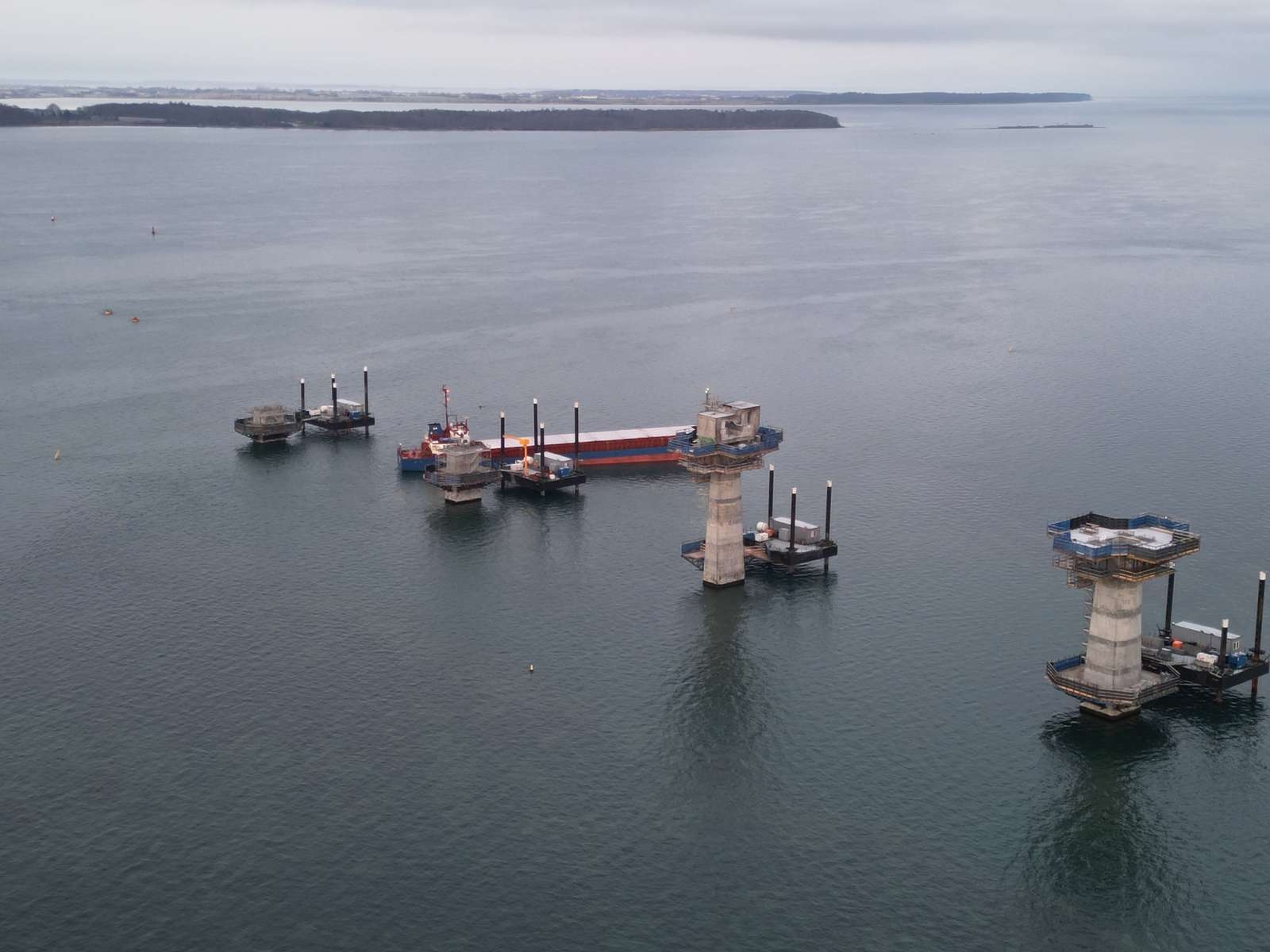 Fragtskib stødt på grund