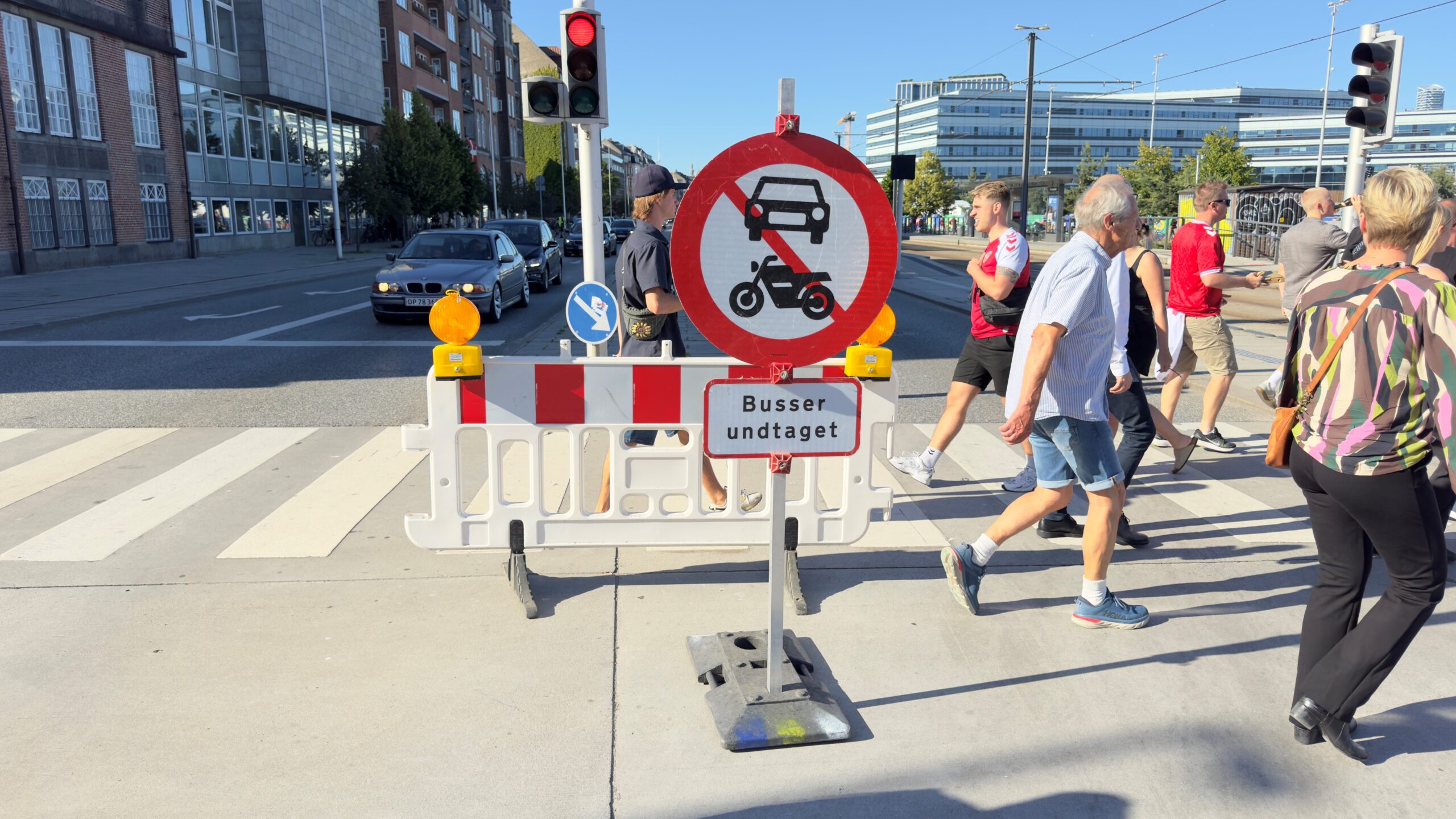 EM ramt af bøderegn: Der skal spærres veje