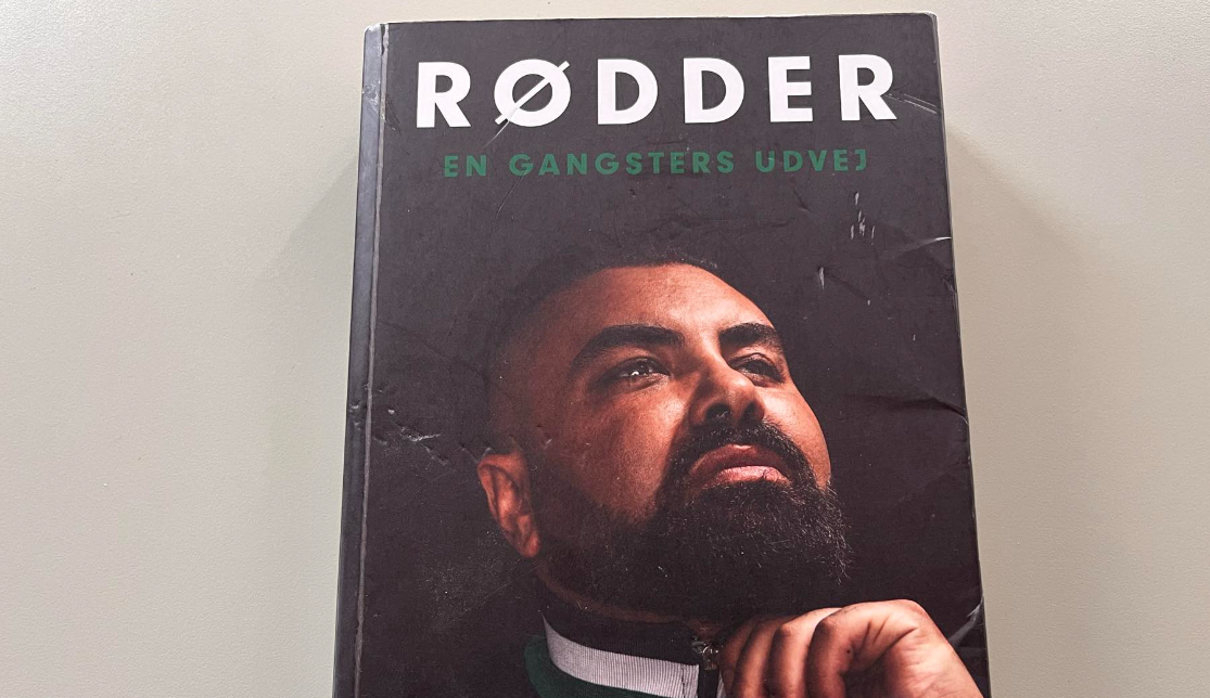 Radiovært dræbt på åben gade: Nu vil dømt have erstatning