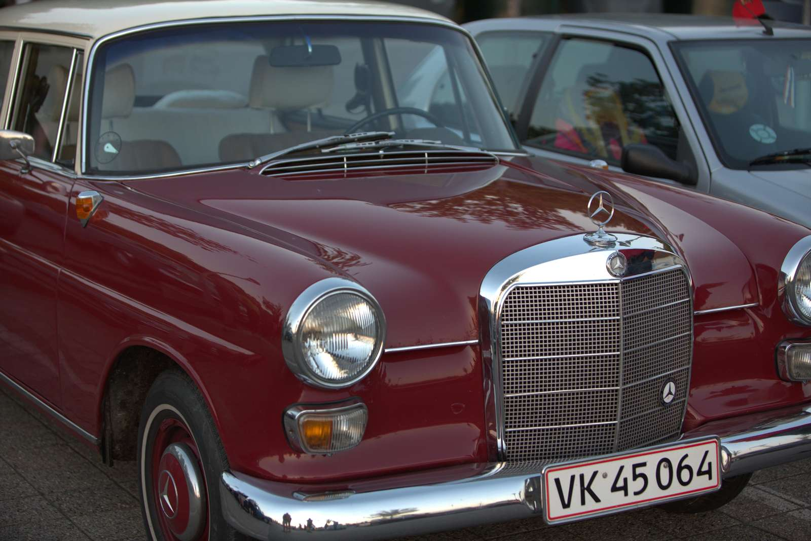 Legendariske billeder: Veteranbiler skinnede på Amager