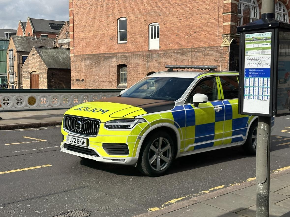 Fodgænger dræbt af politibil: Var på vej til nødopkald