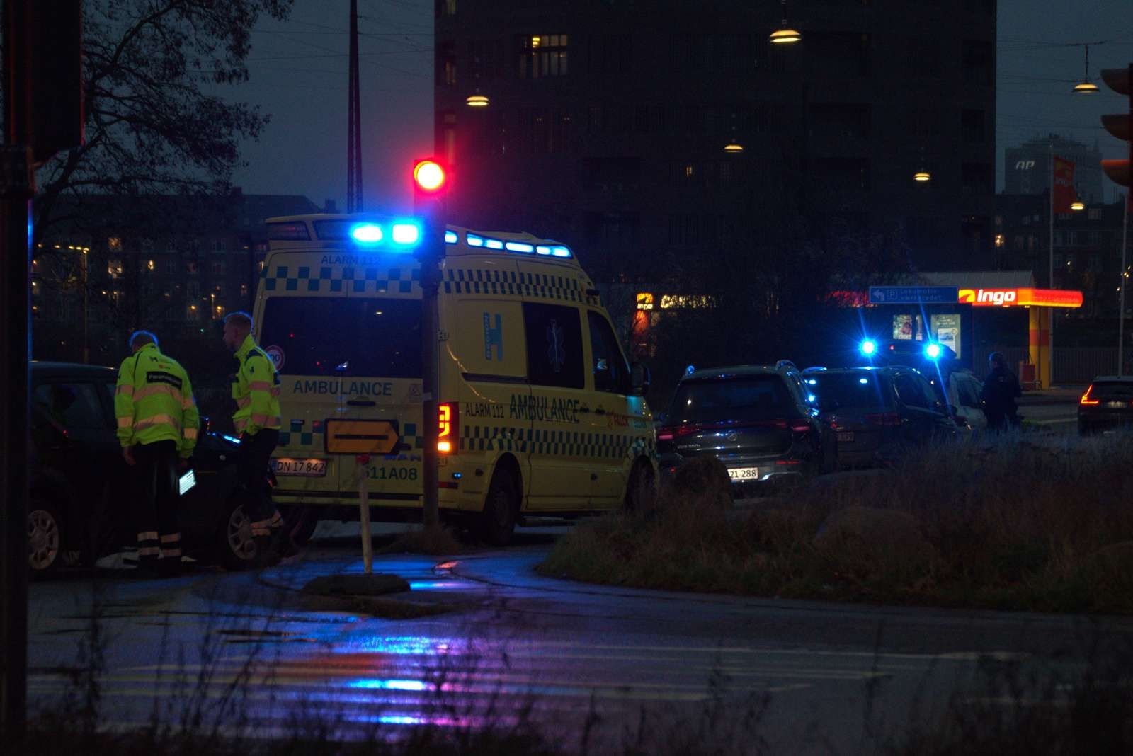 Redningskøretøjer spærrer vej i København