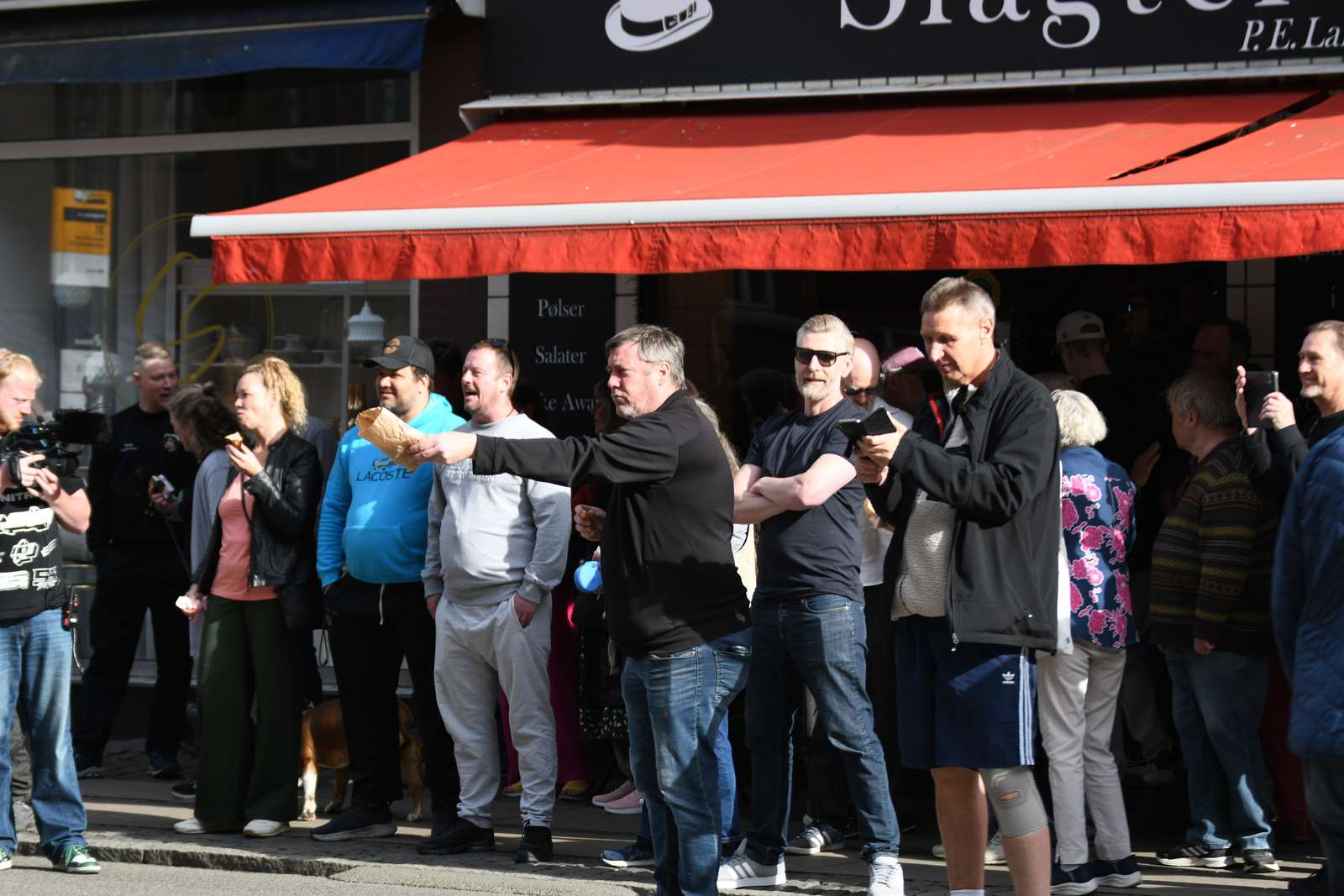 Dramatiske scener på Holmbladsgade