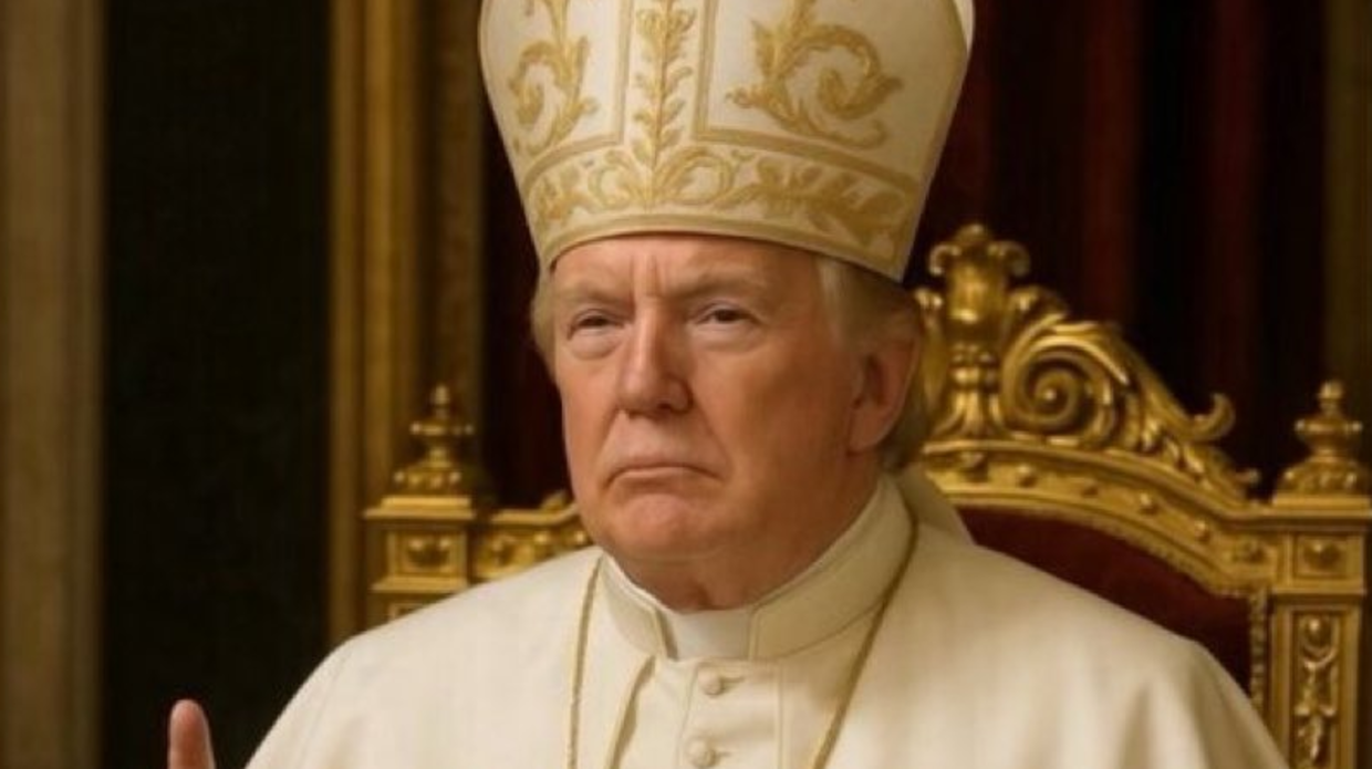 Trump chokerer: Deler billede af sig selv som pave