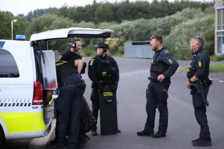 Voldsomt overfald på skole: Barn blev udsat for peberspray, slag og spark