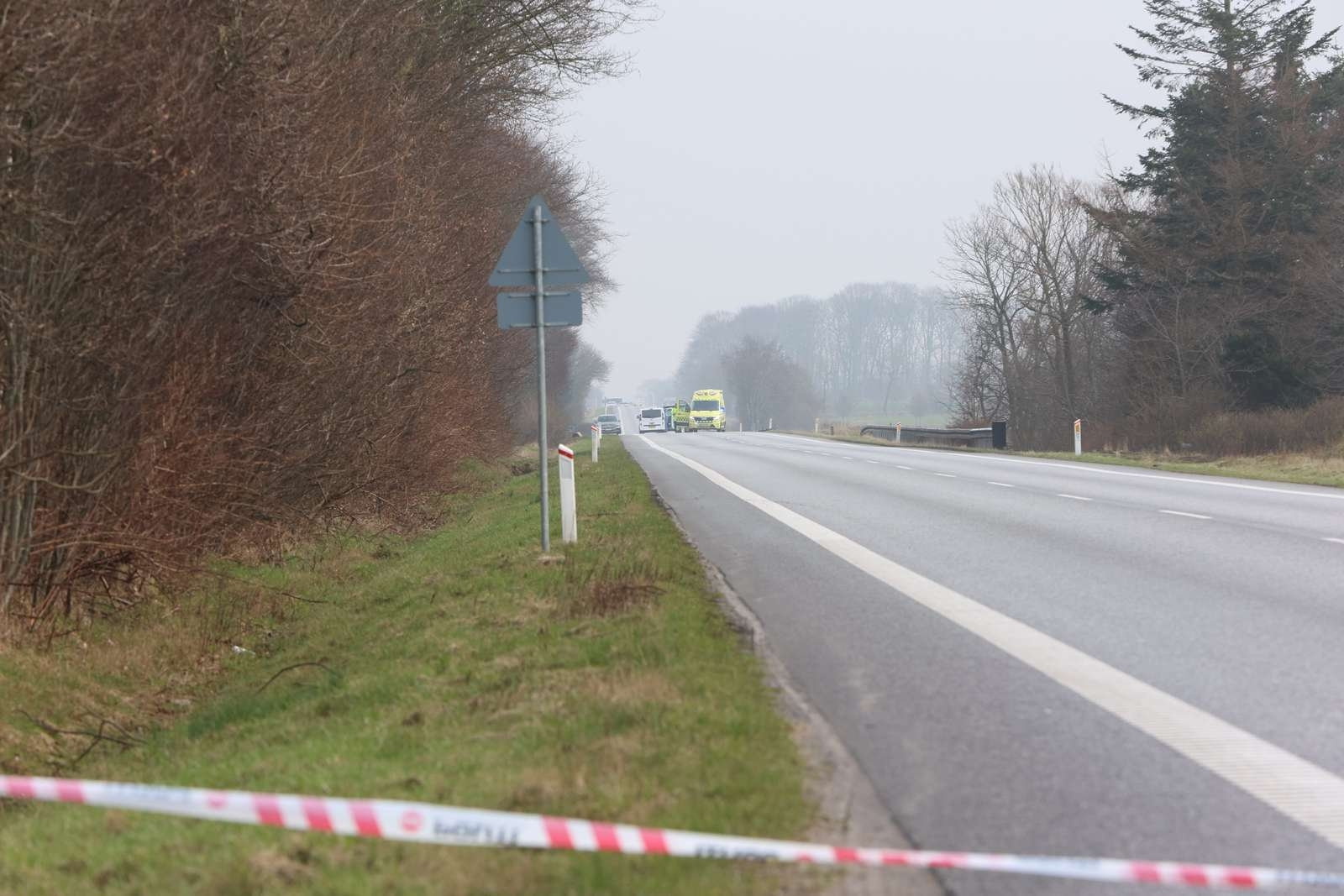 Død mand fundet ved stor sten