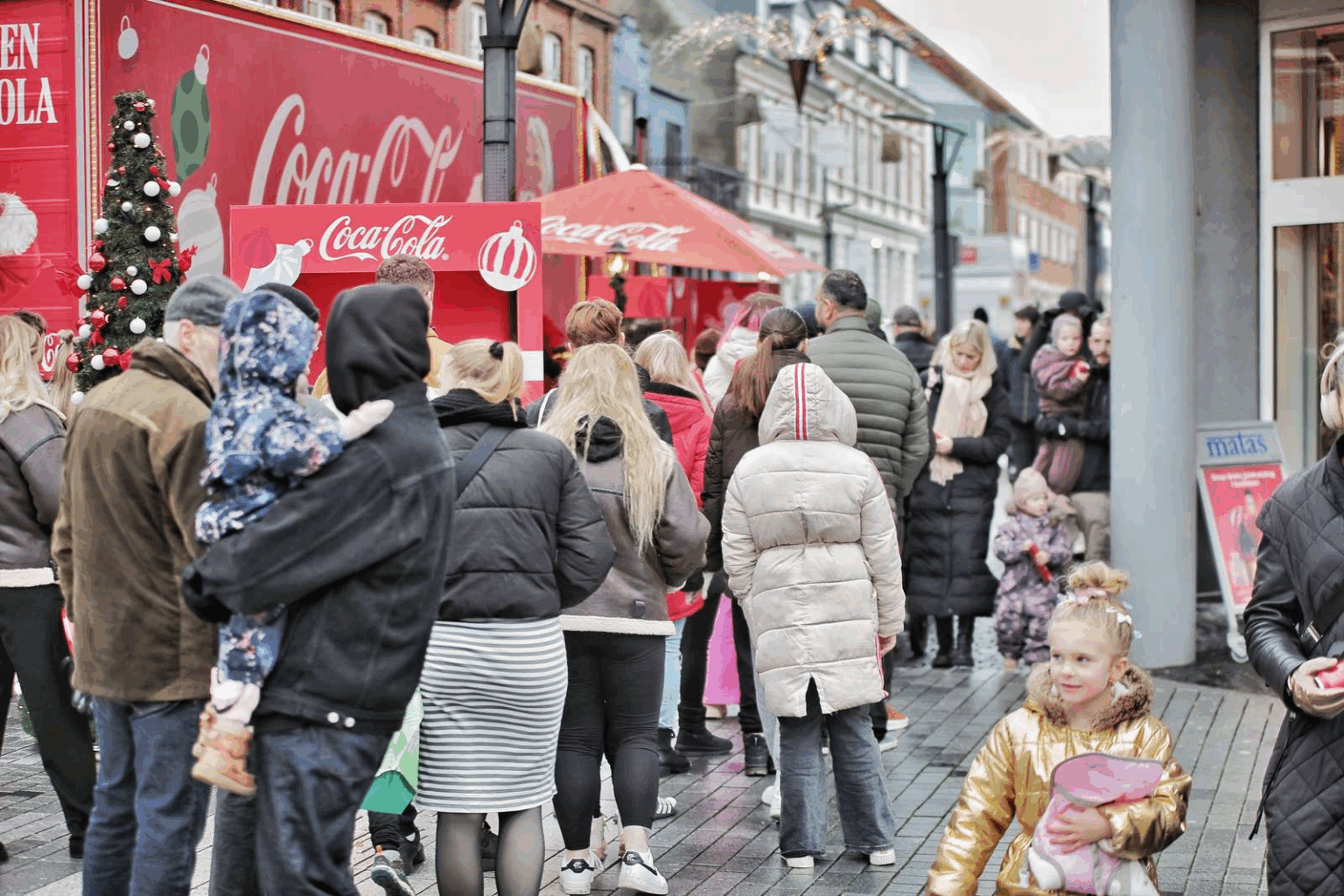 Se hele programmet: Den ikoniske Coca-Cola-lastbil lander her