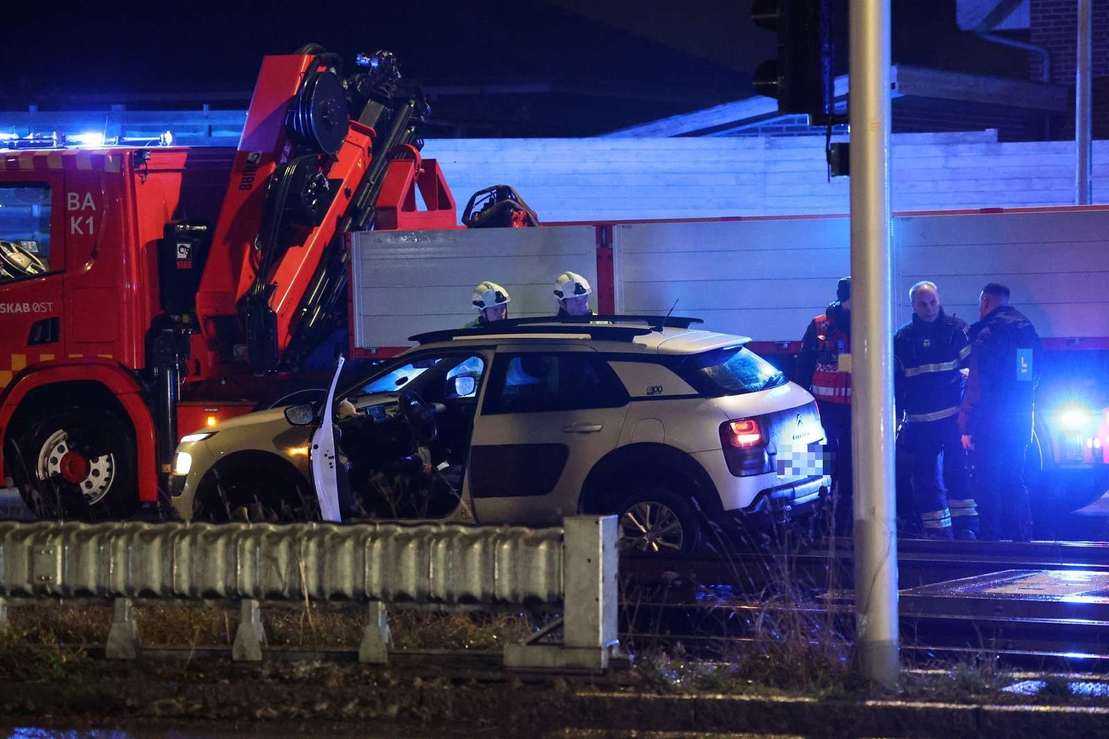 Vestegnen: Endnu en bil ender på skinnerne